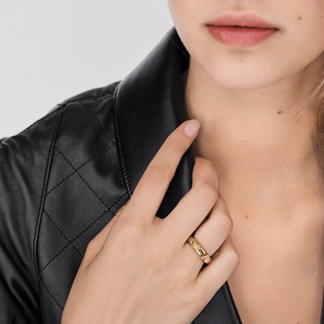 LV Volt Multi Ring, Yellow Gold - Jewelry - Categories | LOUIS VUITTON